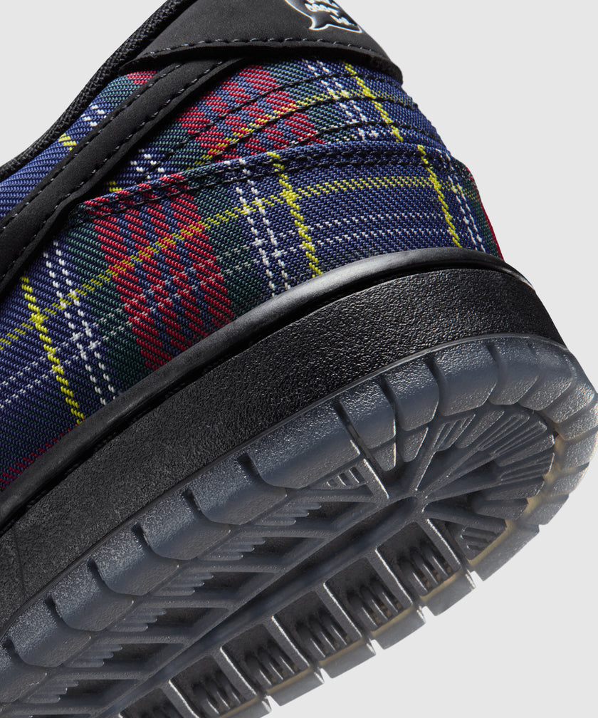 NARDWUAR X DUNK LOW PRO SB – APB